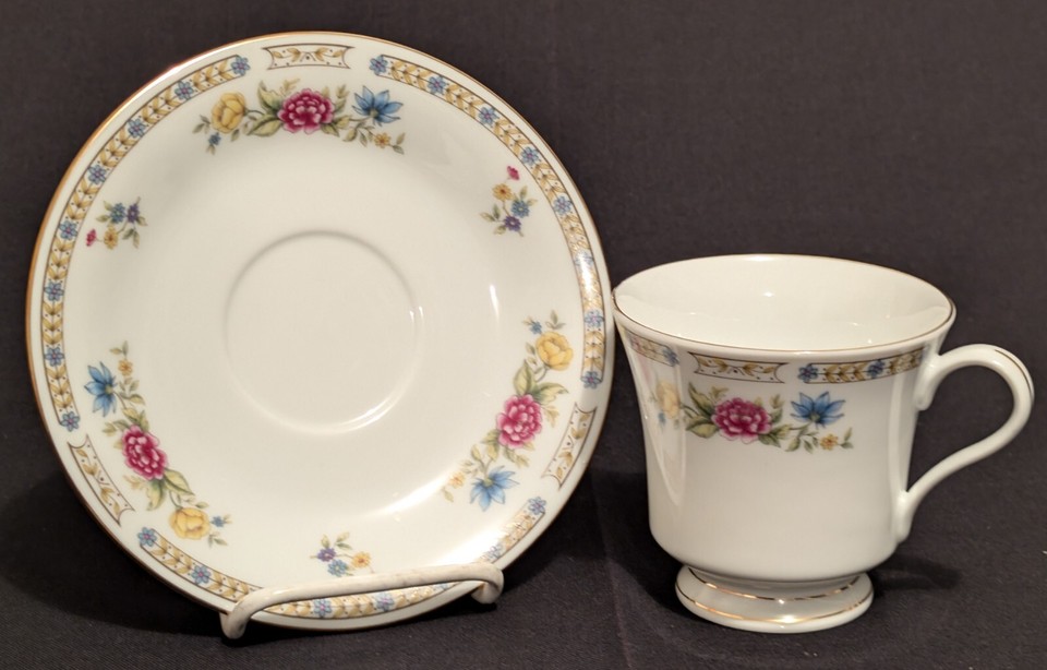 Vtg. (42) Pcs LILING Yung Shen LING ROSE Fine Bone China Dinnerware Set ...