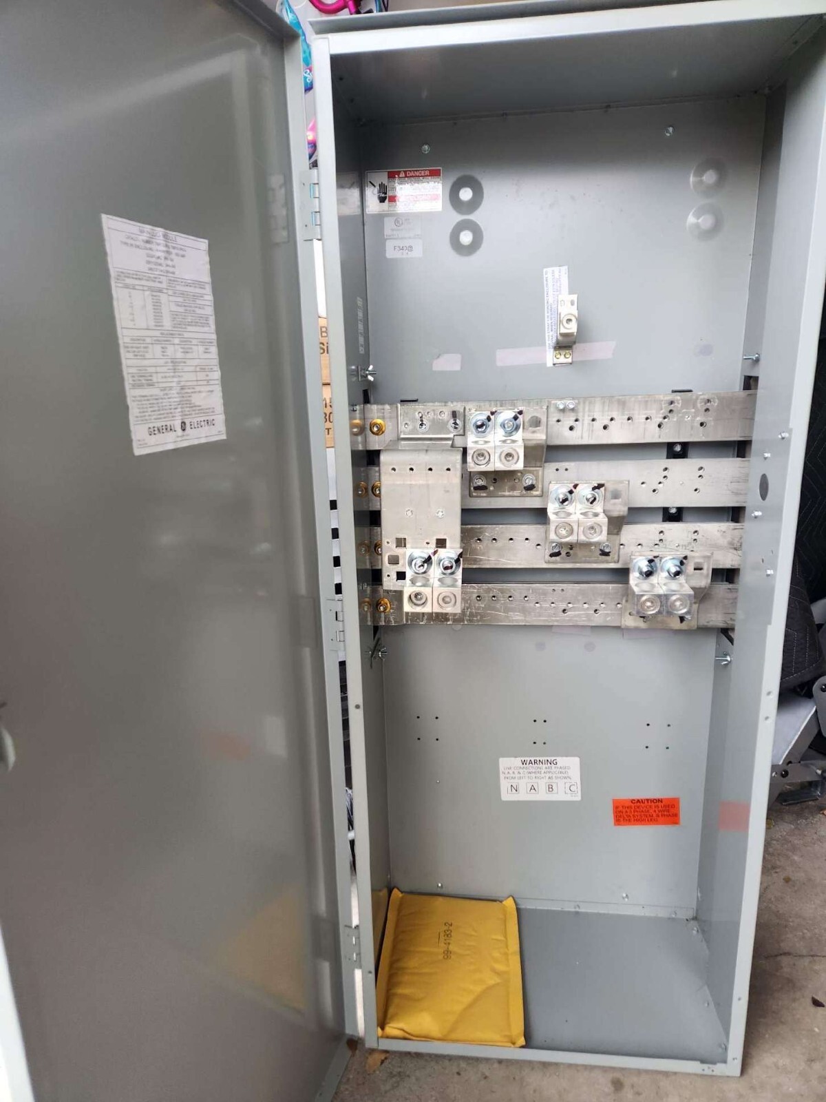 GE TMP3L8R Modular Metering, 800A, Main Lug Enclosure, 100kA, 208Y/120 ...