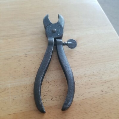vtg antique hog nose ring pliers plyers farm tool ringer pliers no name ...