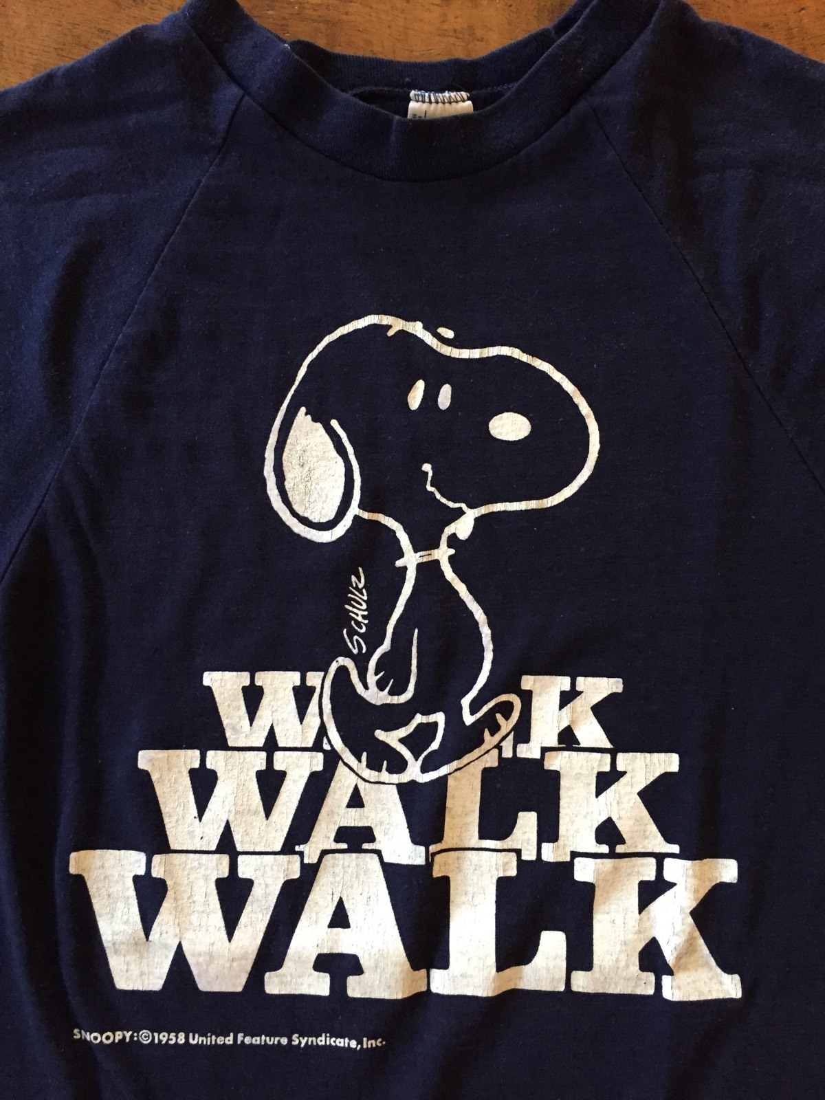 VINTAGE SNOOPY PEANUTS WALK WALK WALK NAVY BLUE WHITE… - Gem