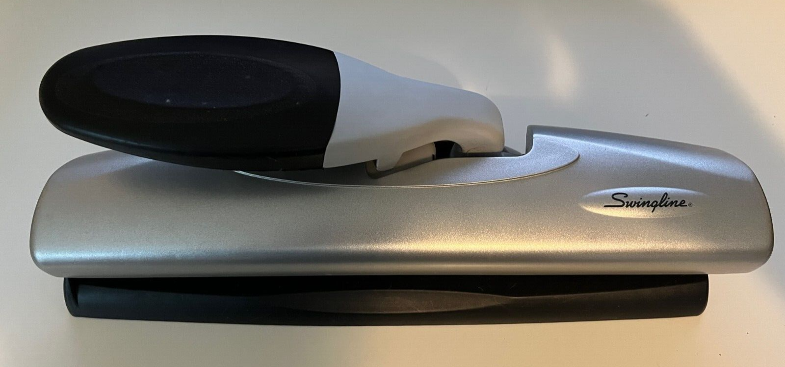 Swingline 2-3 Hole Heavy Duty Desktop Paper Punch Model 74030/31/32 | eBay
