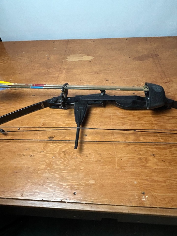 Jennings Forked Lightning Right Hand Compound Bow black 46 in long good ...