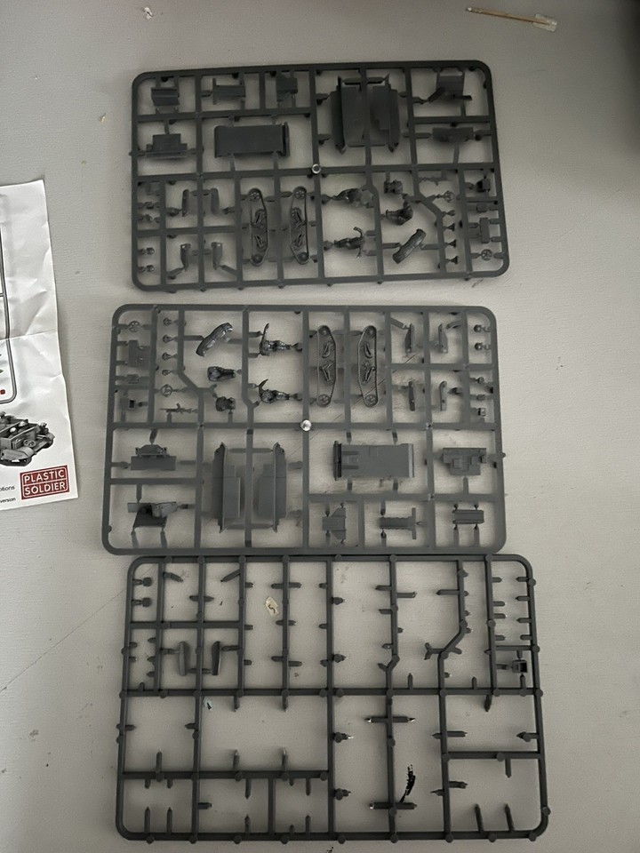 1/72 scale WW2 plastic soldier - british universal carrier model kit ...