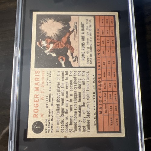 1962 TOPPS baseball card ROGER MARIS #1 SGC 5 EXCELLENT **GREAT LOOKING ...