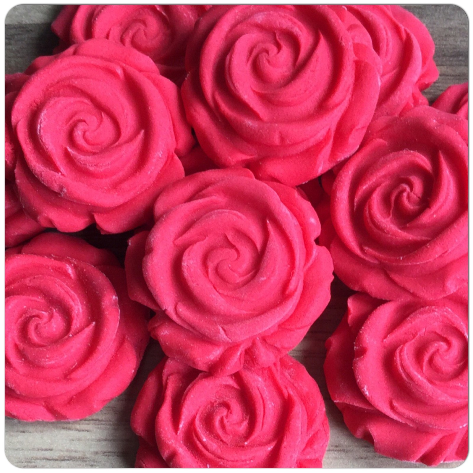 SUGAR PASTE ROSES Edible Flowers Fondant Cake Cupcake Decoration ...
