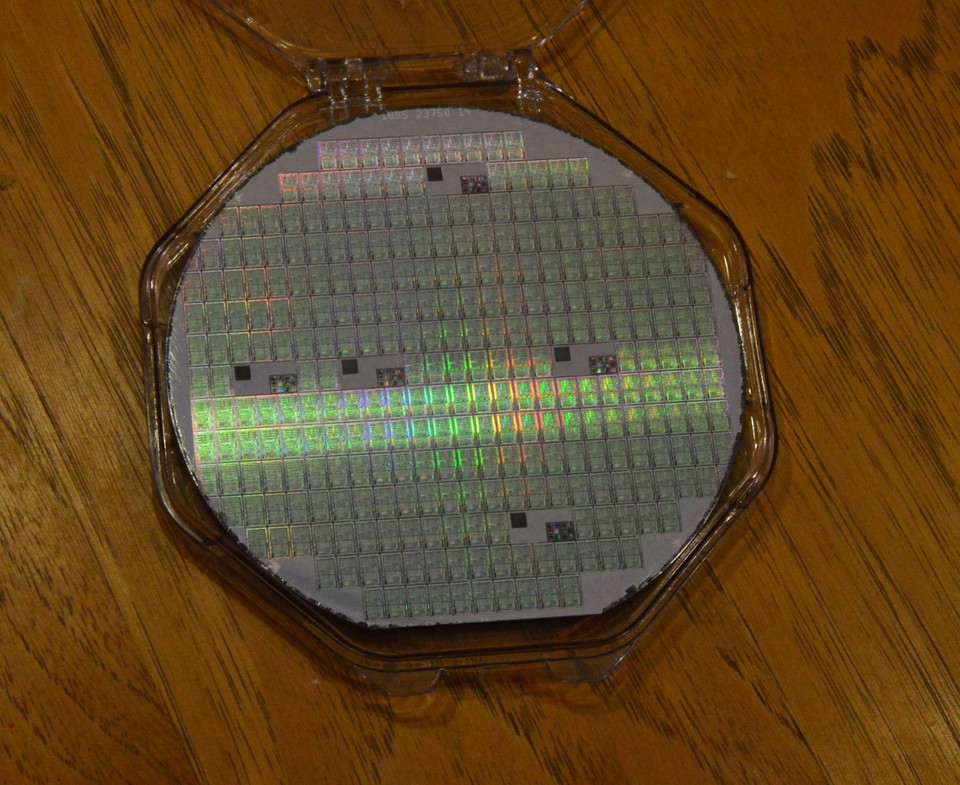 6" Silicon wafer - Performance Semiconductor PR3400 CPU - DECSTATION ...