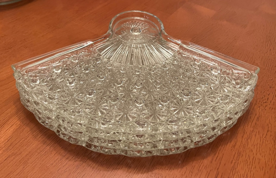 4 Vintage Fan Shaped Vanity Tray Dishes Daisy Button Pattern Anchor ...