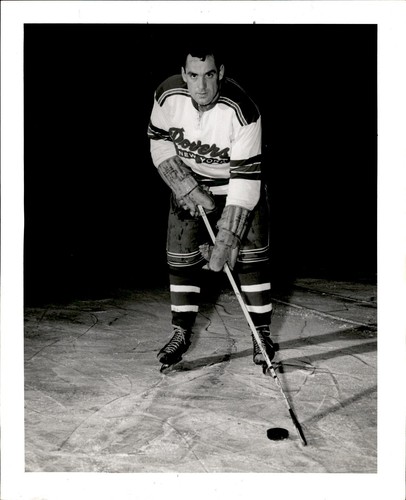 PF8 Orig Photo HILLARY "MINNIE" MENARD 1959-61 NEW YORK ROVERS HOCKEY ...