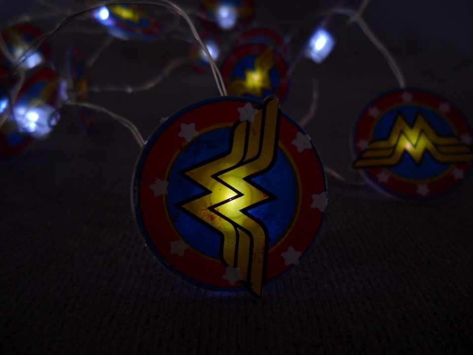 Wonder Woman NEW * Logo LED Fairy Light Set * Kurt S Adler Decoration ...