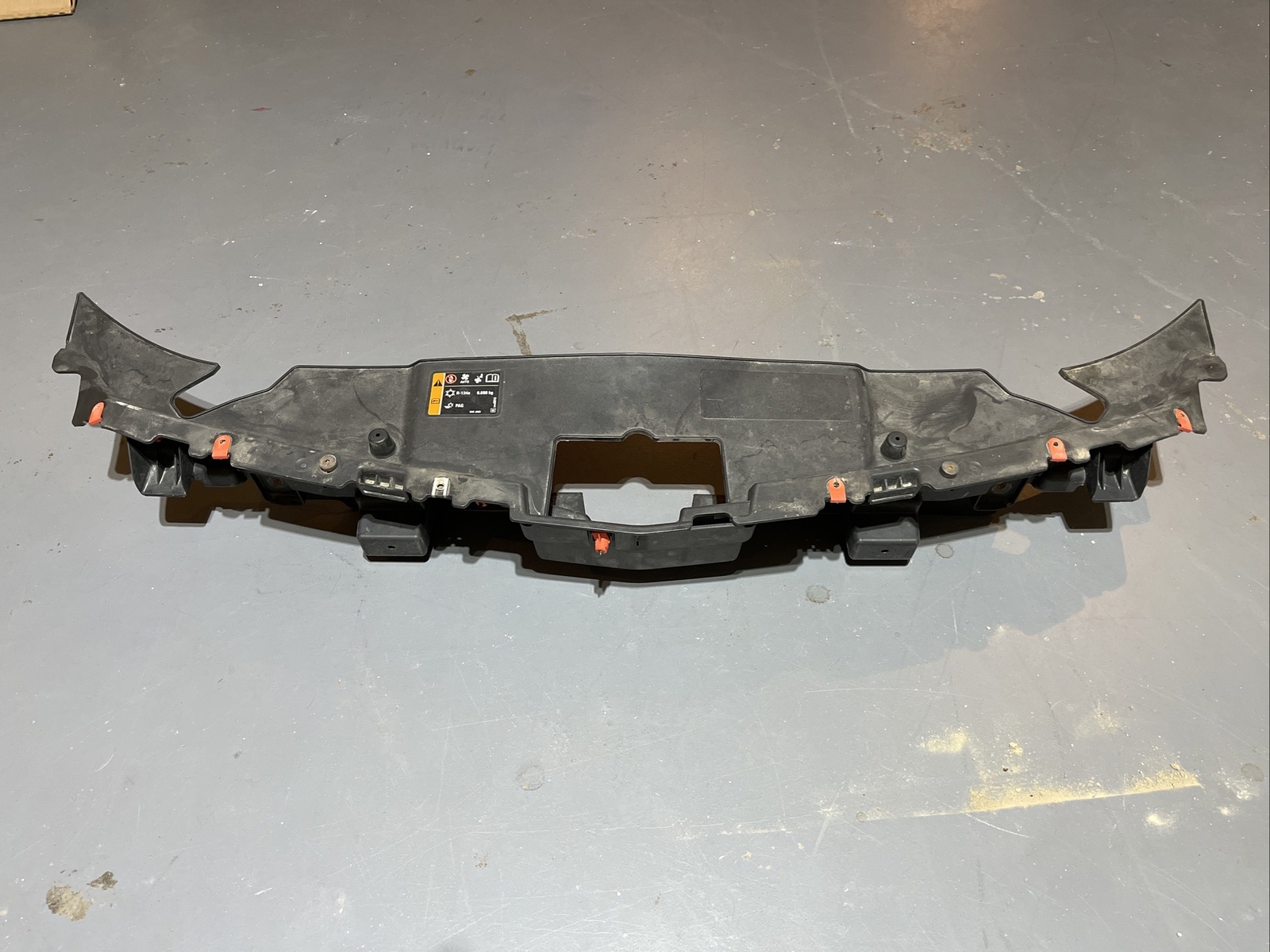 2013-2016 Chevrolet Malibu Front Bumper Fascia Center Support ...