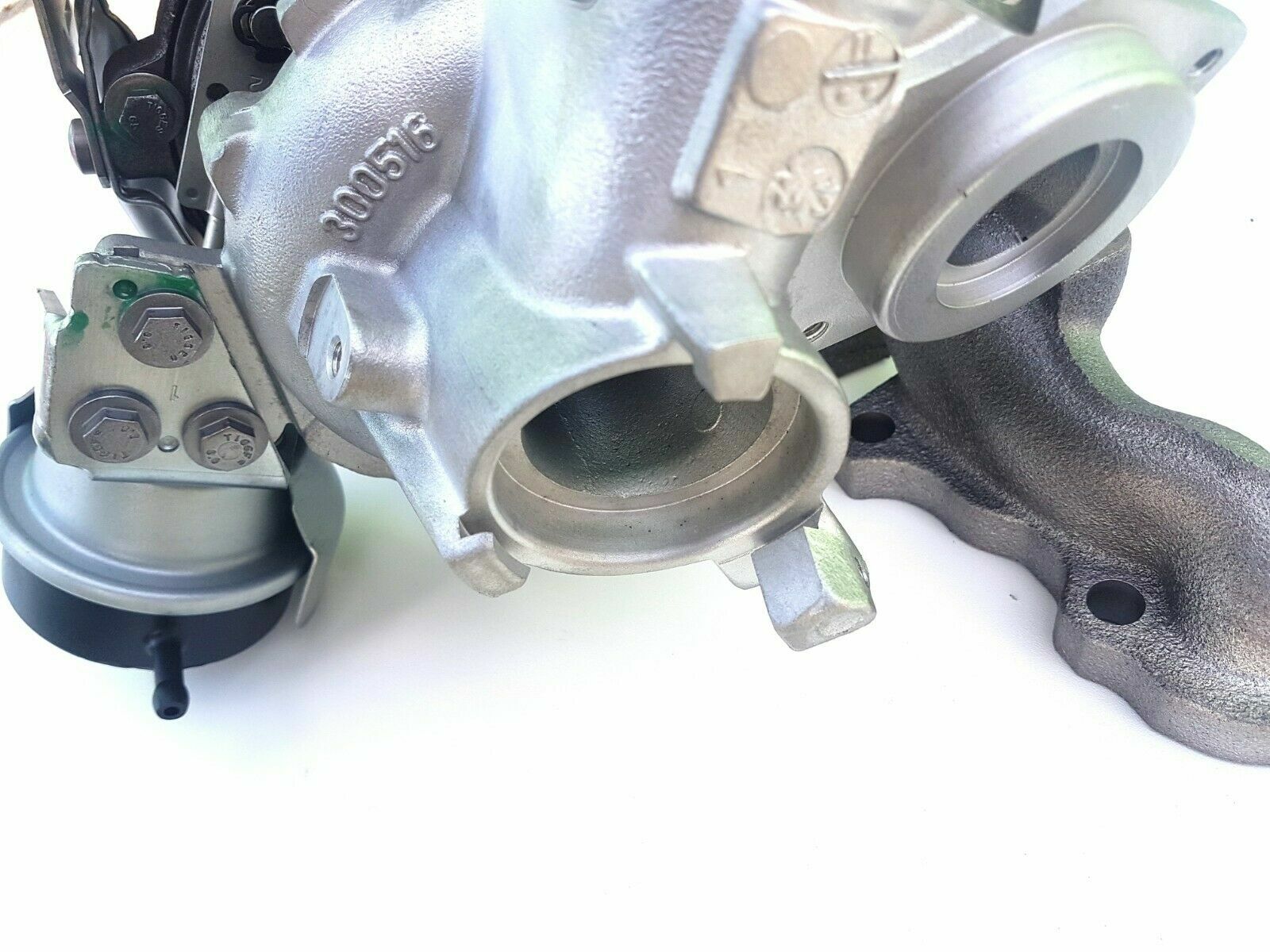 Turbolader 04L253010B 04L253010T 04L253019Q VW Audi Skoda 2.0 TDI 110kw ...
