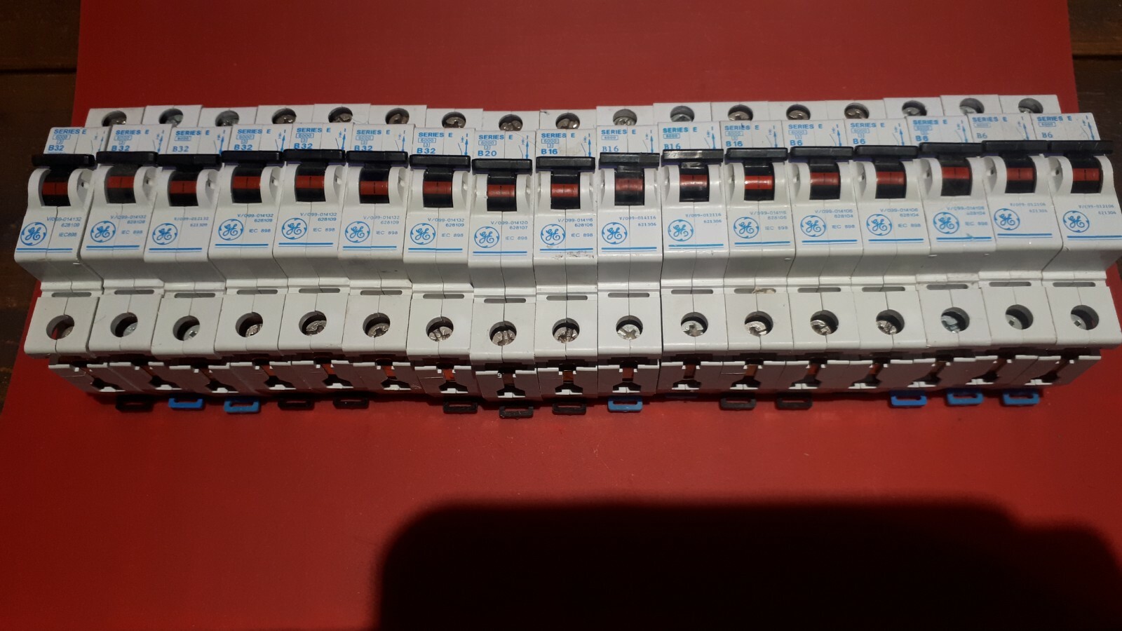 General Electric GE Series E Type B MCB 6KA BS60898 - 6A - 16A - 20A ...