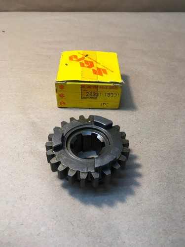 SUZUKI T350 GT250 GT380 3RD DRIVEN GEAR OEM NOS 24331-18002 24331-18001 ...
