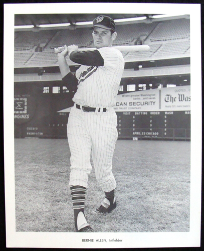 CIRCA 1966-67 BERNIE ALLEN WASHINGTON SENATORS 8x10 PUBLICITY PHOTO @ D ...