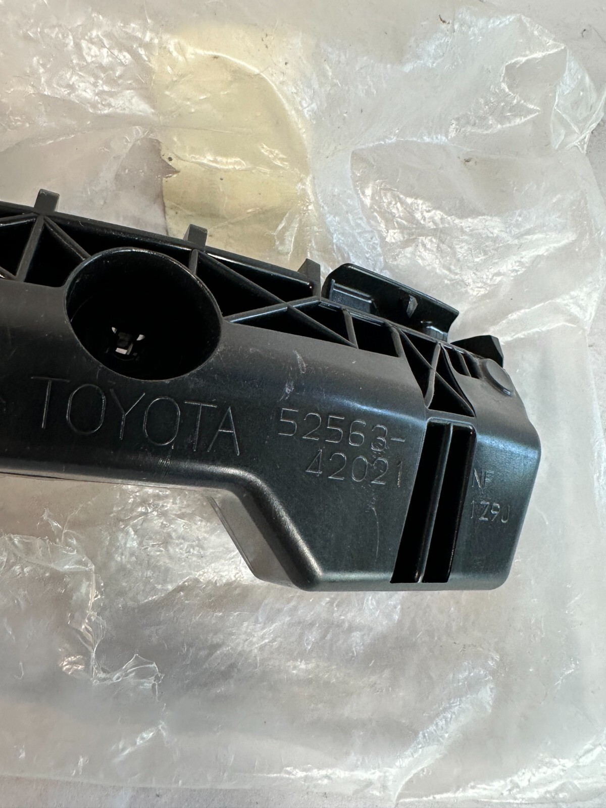2006 - 2012 Toyota RAV4 Left Driver Rear Bumper Upper Retainer 52563 ...