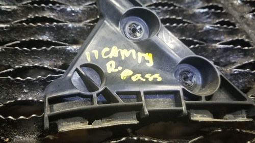 09 10 11 Toyota Camry Rear Bumper Retainer Bracket Right Pass 52575 ...