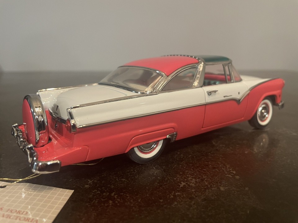 Franklin Mint 1955 Ford Fairlane Crown Victoria 1:24 Scale Diecast ...
