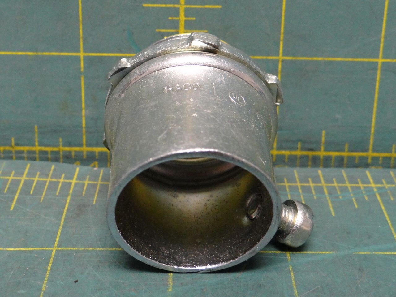 Raco 2124 1 in. Steel EMT Set-Screw Connector, Insulated | eBay