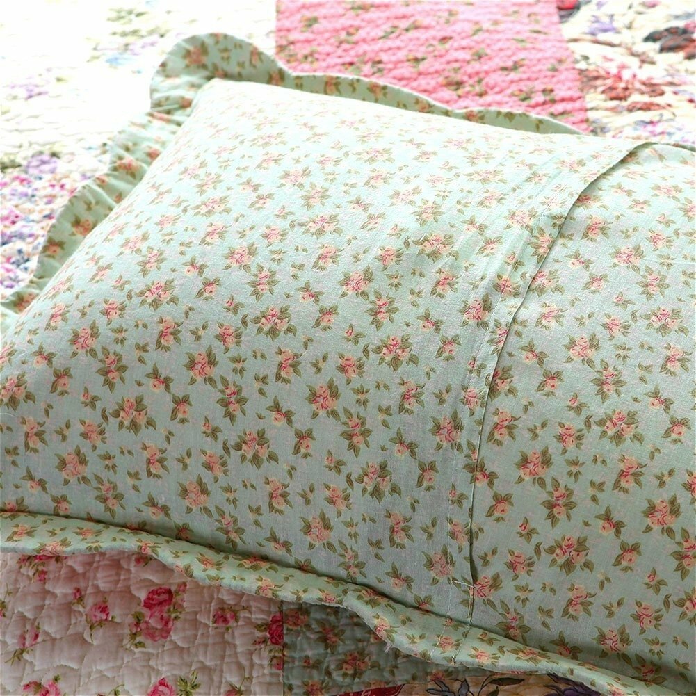 BEAUTIFUL COTTAGE CHIC PATCHWORK SHABBY COZY PINK RED WHITE BLUE ROSE ...