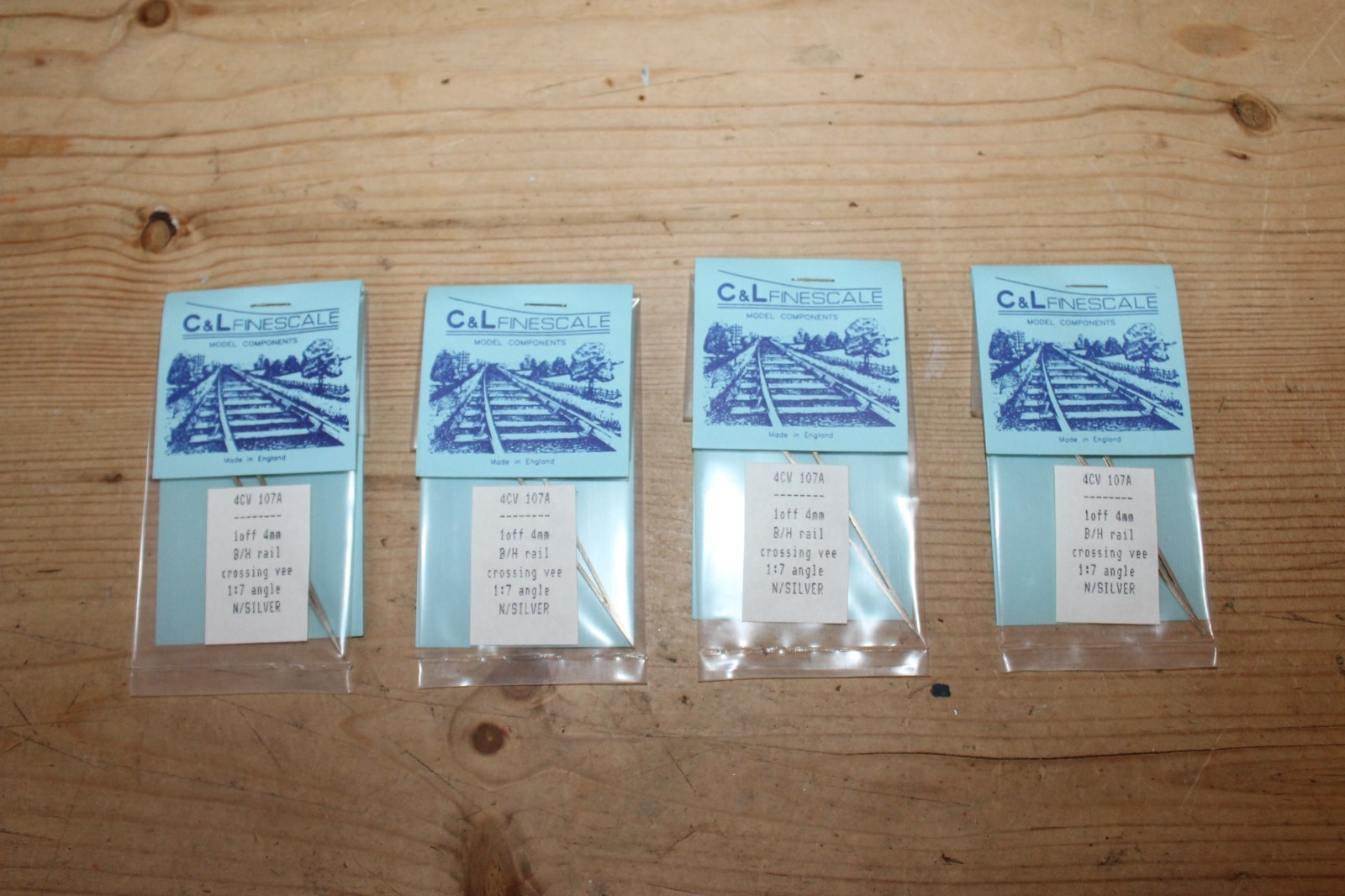 C & L FINESCALE 00 GAUGE COMPONENTS CROSSING VEE JOB LOT X 4 PACKETS ...