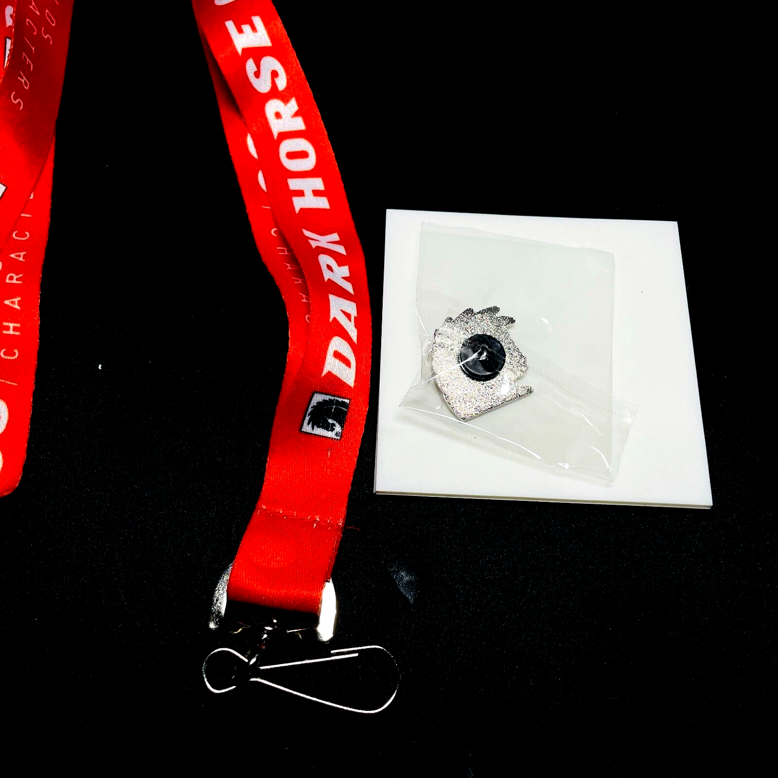 SDCC 2023 DARK HORSE COMICS LANYARD & EXCLUSIVE ENAMEL PIN COMIC CON | eBay