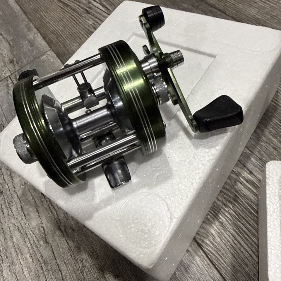 Vintage NOS Heddon Mark IV Model 3200 Bait Casting Fishing Reel ...