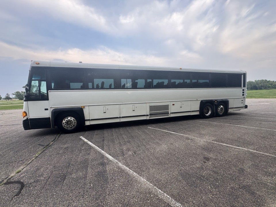 2009 MCI D4500 | eBay