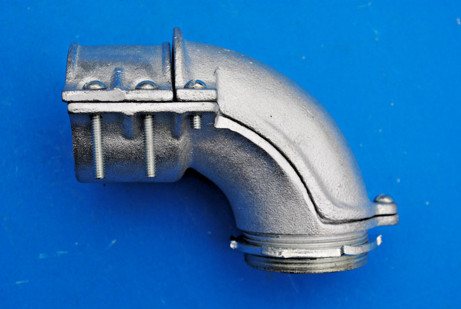 2" Malleable Iron 90° Angled Connector For 2" Flex, Greenfield & BX ...