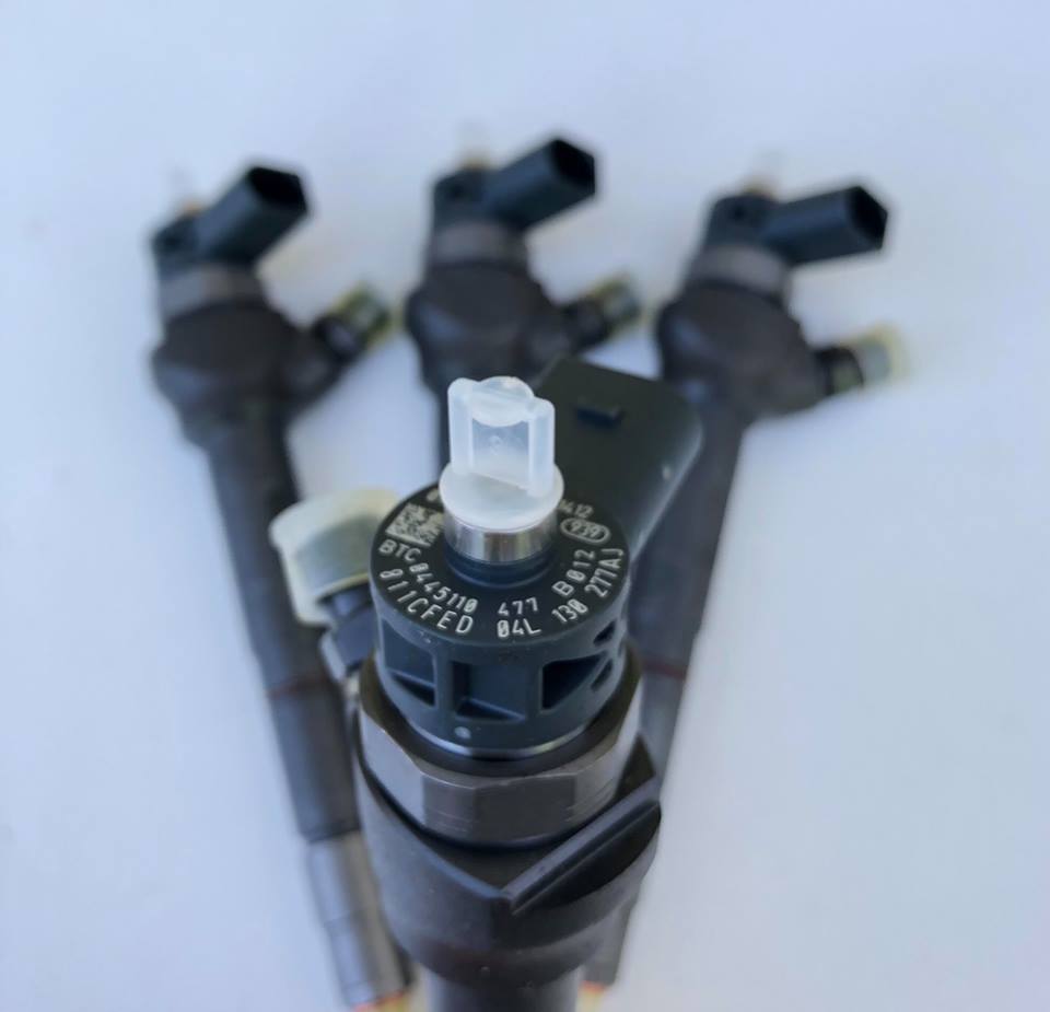 New Bosch Fuel Injectors x4 Audi A3, VW GOLF VII 1.6TDI 0445110477 ...