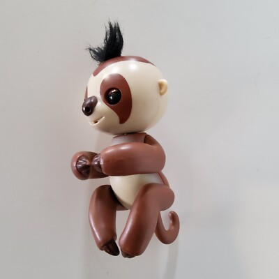 WowWee Fingerlings Baby Sloth - Kingsley (Brown) - Interactive Pet ...