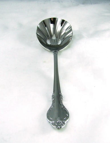 Fortunoff Stainless Steel 18/8 Scroll Edge Shell Pierced Table Serving ...