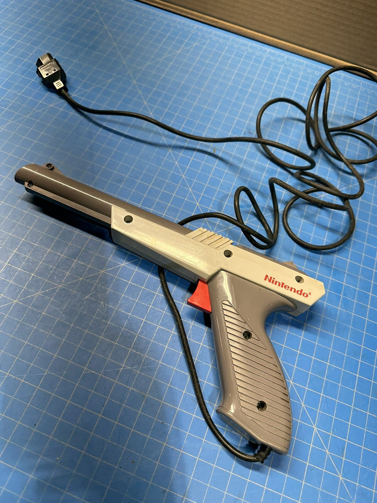 Original Gray 1985 Nintendo Zapper Controller Holder Gun Pistol NES-005 ...