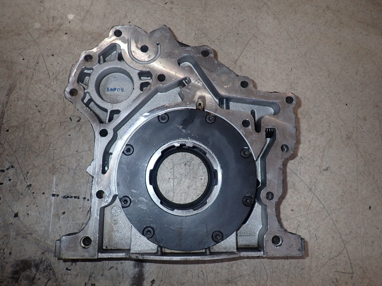 Case New Holland Engine Oil Pump Assembly 2830913 Tractor T6040 TL80A ...