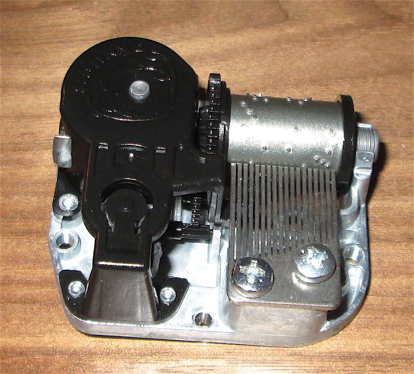 Sankyo Music Box Movement - 18 Note - Many New Songs - A through F ...