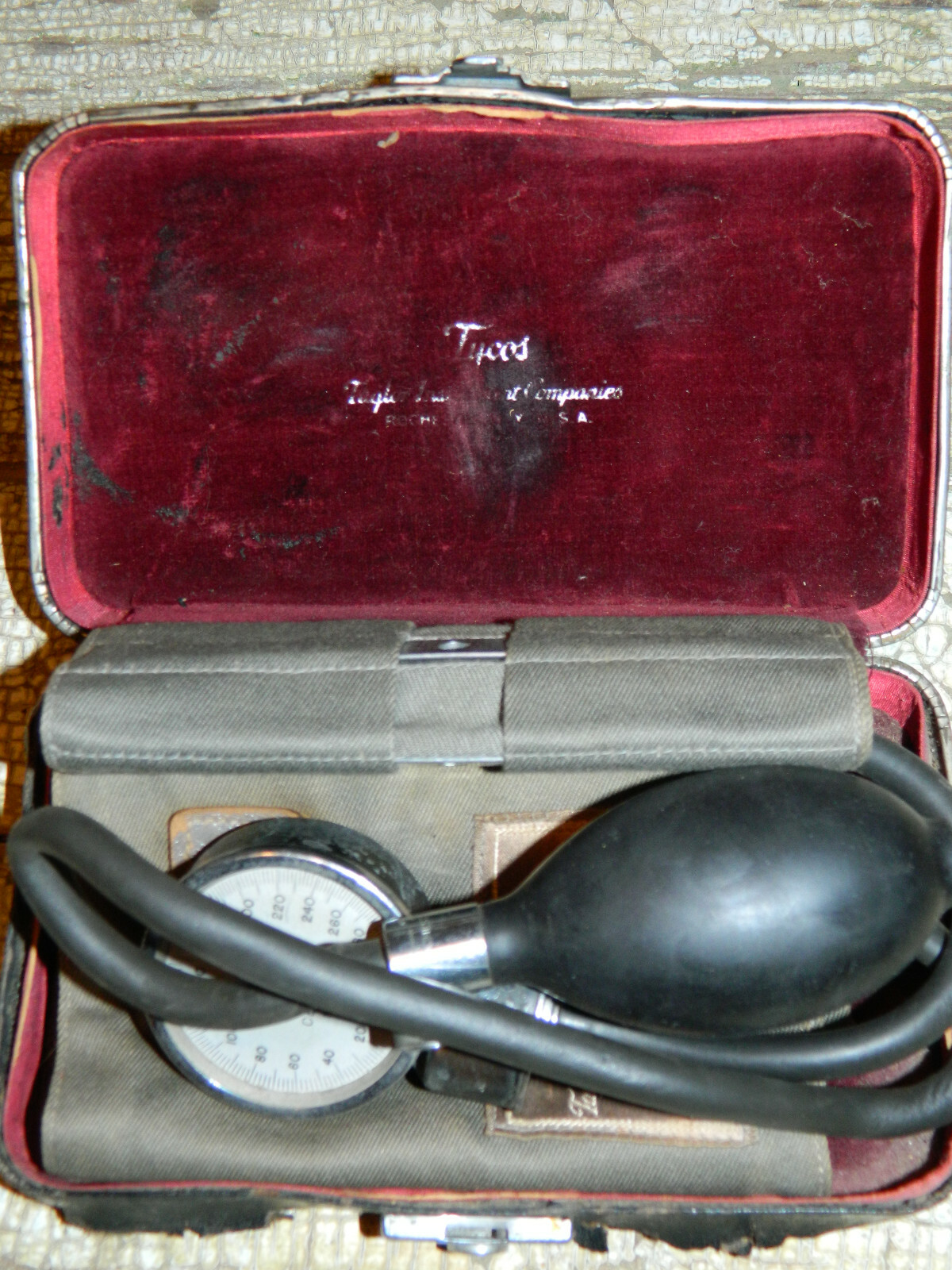 Antique Taylor Tycos Sphygmomanometer Blood Pressure Cuff in Rare Metal ...