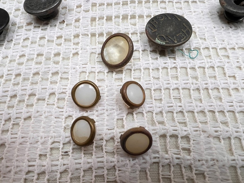 Vtg Leather Wood Plastic Handmade Buttons 3.4 Lb Box Lot Bakelite? Head ...