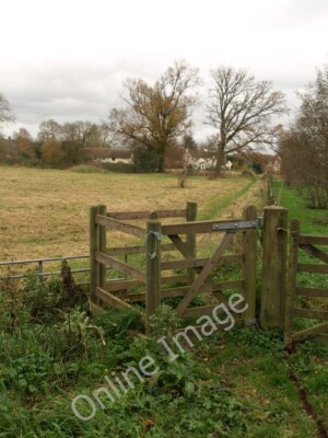 Photo 6x4 Footpath, Ash Priors Footpath T1/11 passes through this gate ...