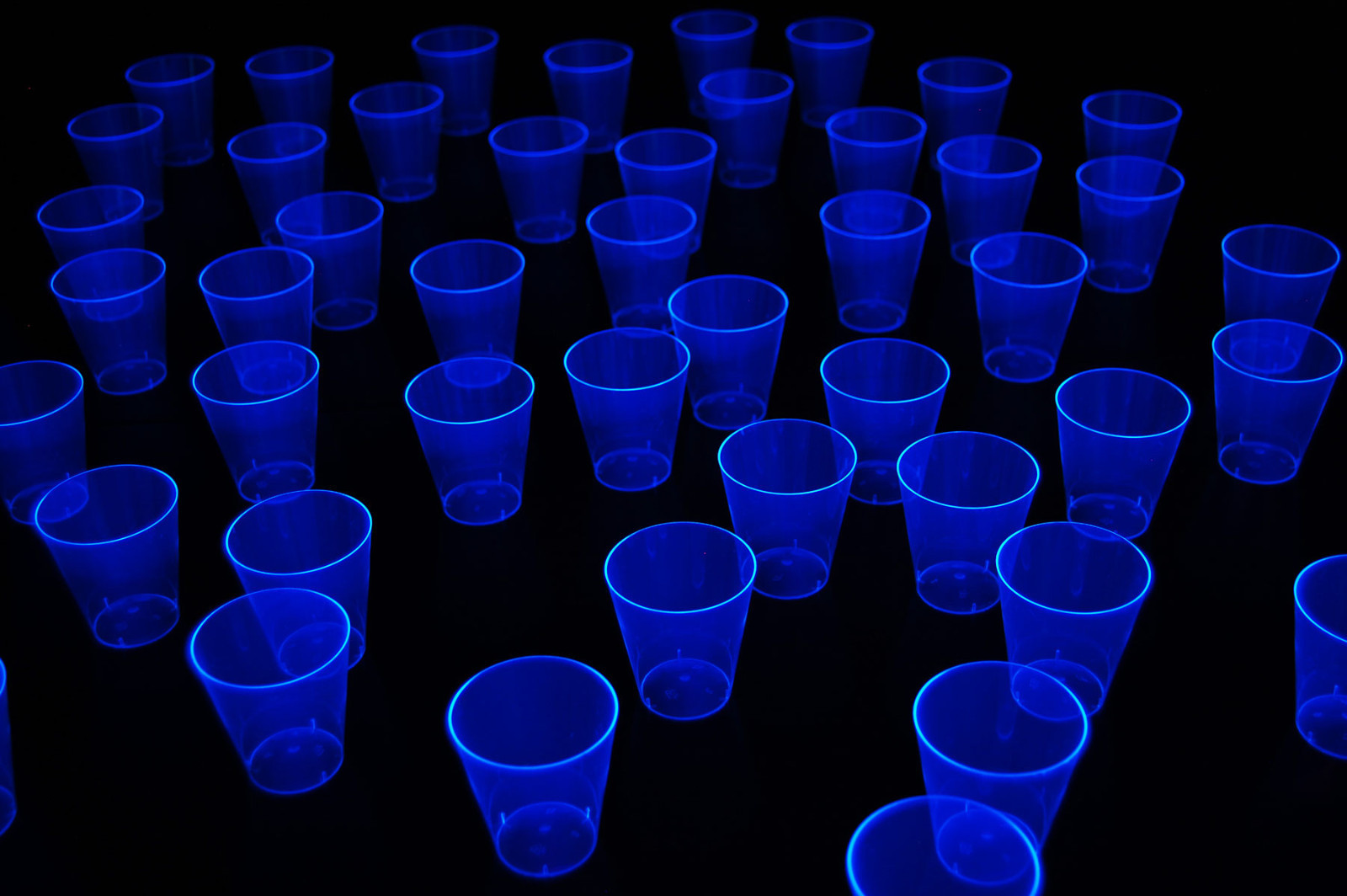 DirectGlow 2oz 50 Count Neon Blue Blacklight Plastic Shot Glasses Glow ...