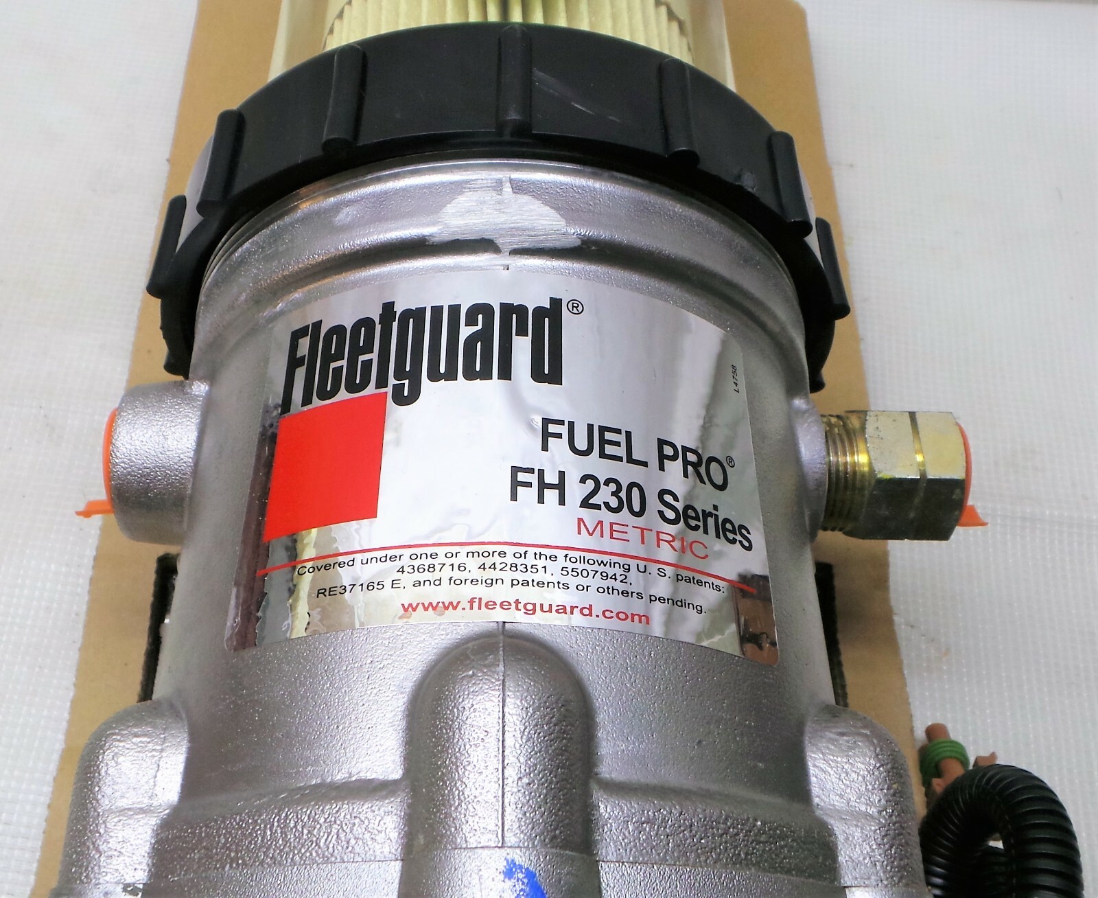 FH23069M: Fleetguard Fuel Filter HOUSING. | eBay