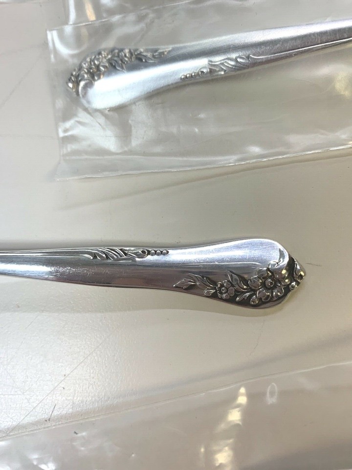 ONEIDA COMMUNITY STERLING SILVER ENGAGEMENT SILVERWARE SET WOOD VELVET ...