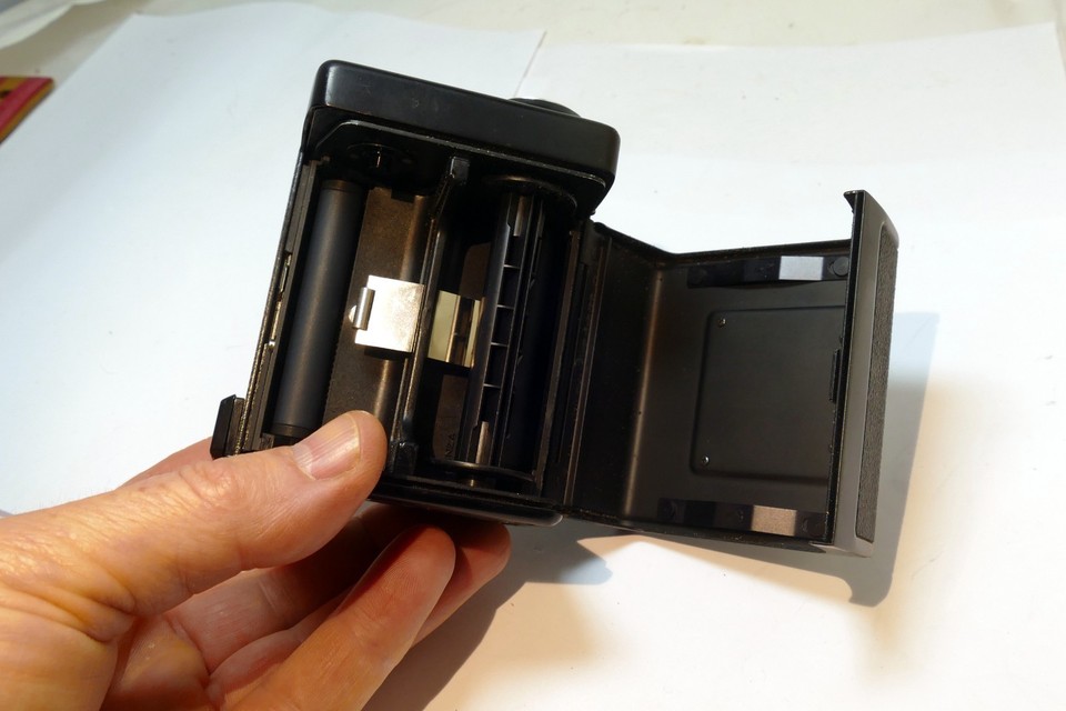 220 Film Back for 645 Bronica ETRS i ETR camera (missing dark slide) | eBay