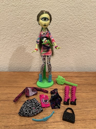 Monster High Iris Clops Cyclopes I Love Fashion | eBay