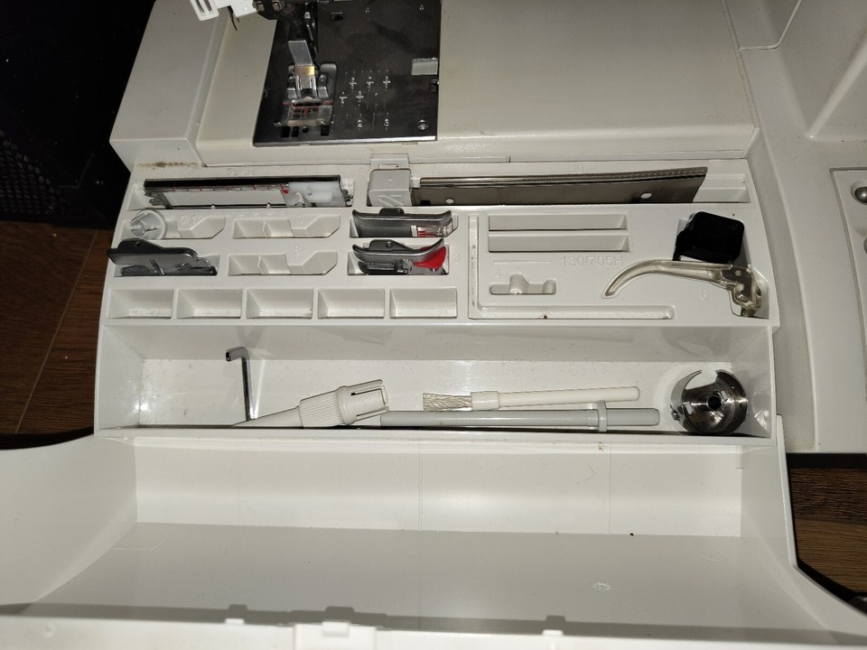 *SEE DETAILS* Pfaff Expression 2038 Sewing Machine German Engineering ...