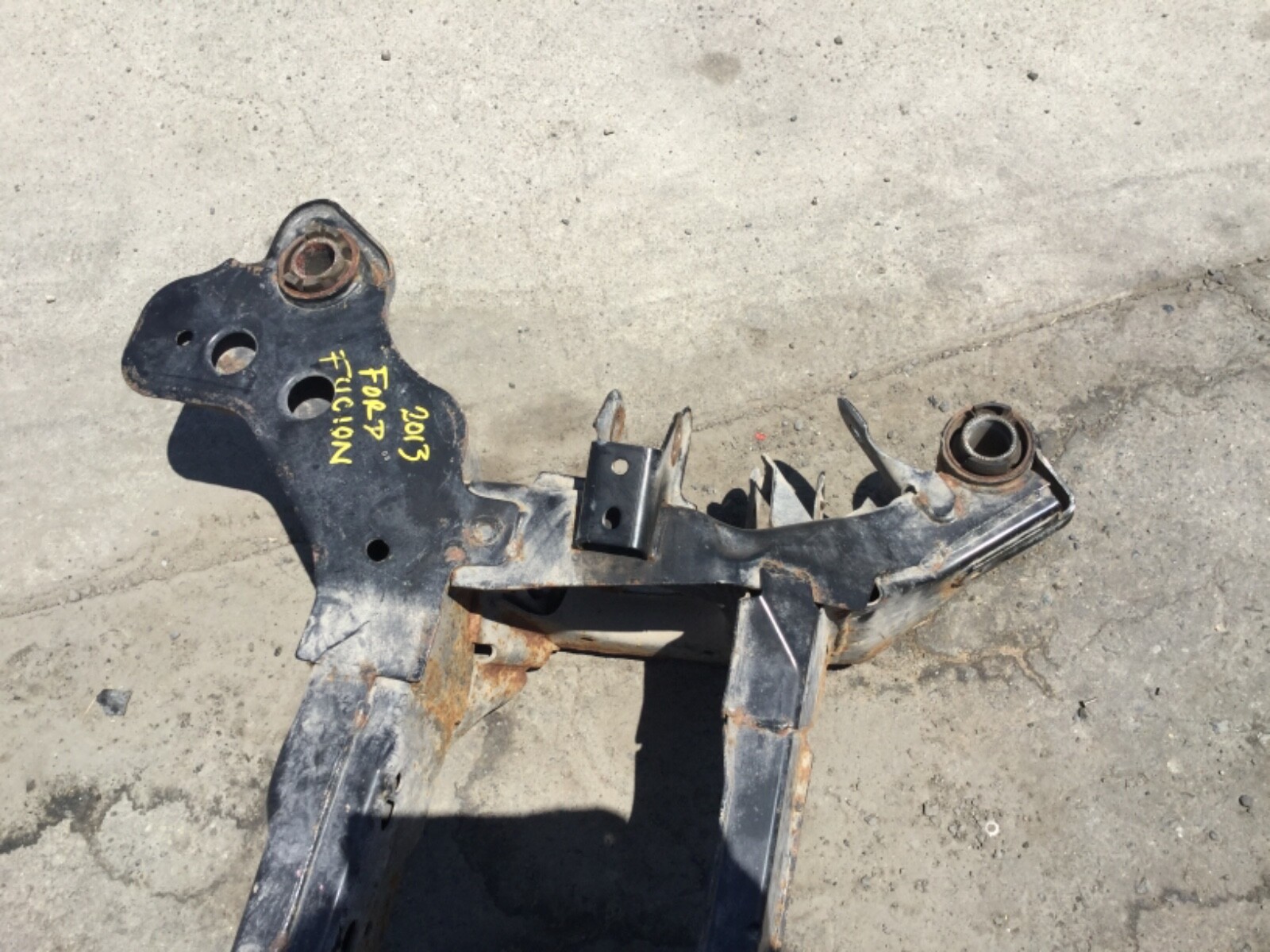 2013 Ford Fusion Rear Suspension Cross Member Sub Frame Cradle ASSEMBLY ...