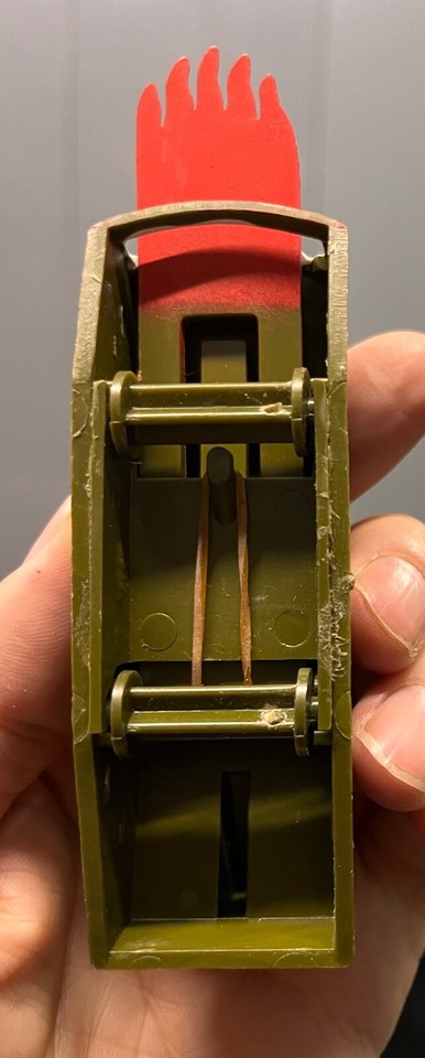 LOT-6 GILBERT 1965 JAMES BOND 007 Dragon Tank POOL TABLE M Desk ATTACHE ...