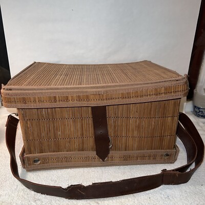 Tupperware Summer Delights Bamboo Picnic Basket Complete Service for 4 ...