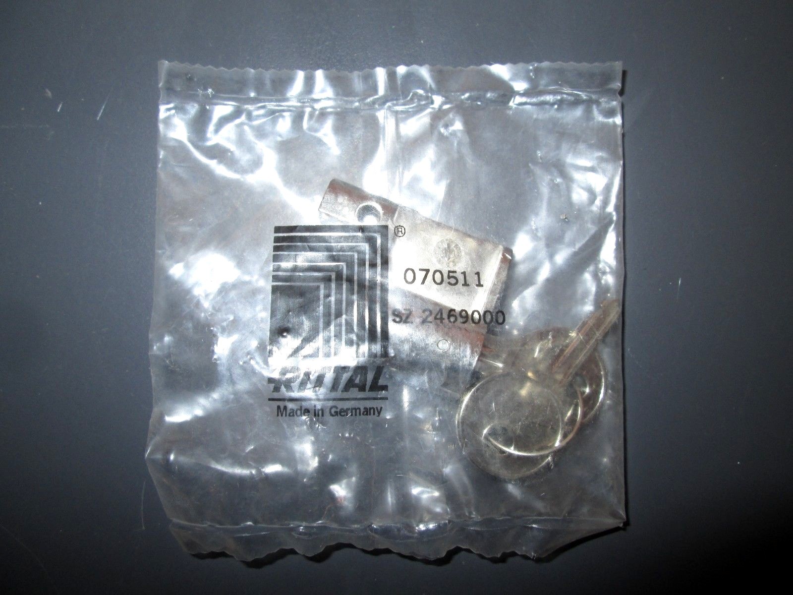 NEW RITTAL SZ 2469000 Push button and lock insert; Die-Cast zink ...