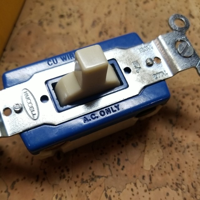 One Hubbell HBL15561 Momentary SPDT Toggle Switch Center Off 15A 120 ...