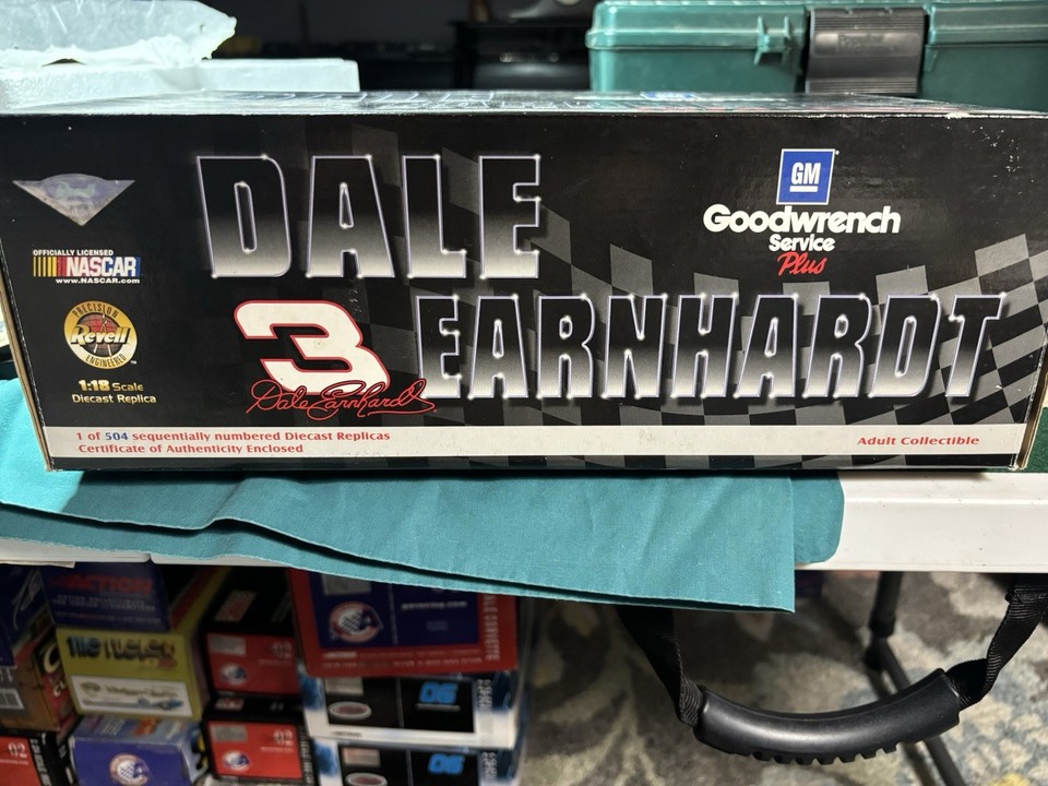 Revell NASCAR Dale Earnhardt GM Goodwrench 1:18 Scale Diecast Monte ...