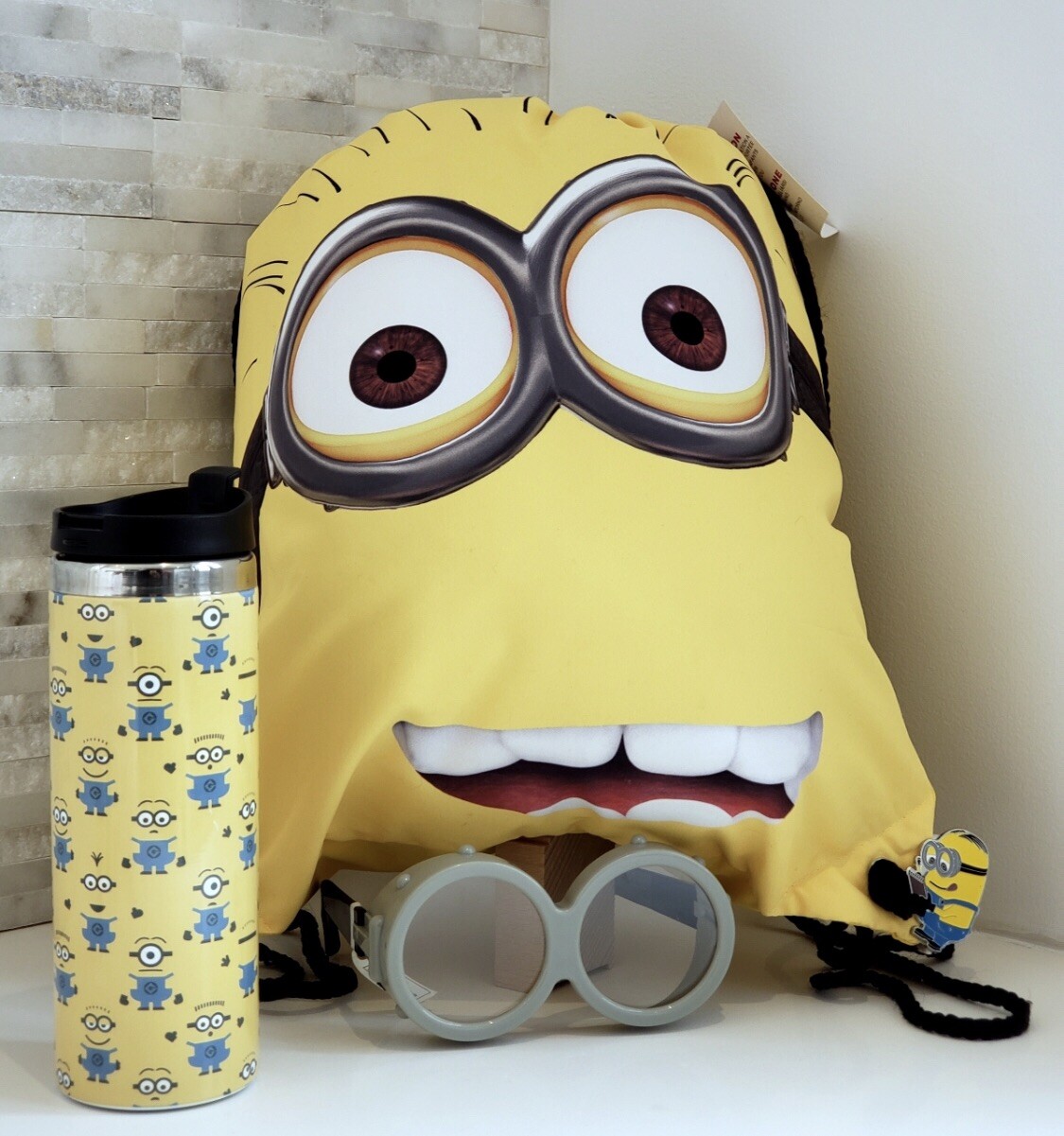 NEW Despicable Me 2-Eye Minion Drawstring Backpack w/ Goggles Travel ...